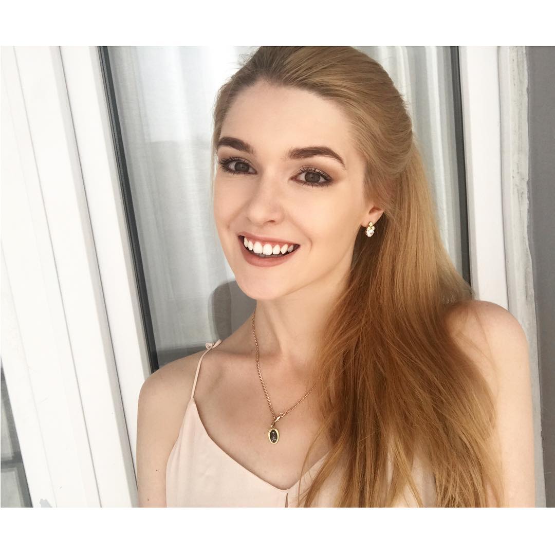 Alisa Manyonok - galeria zdjęć