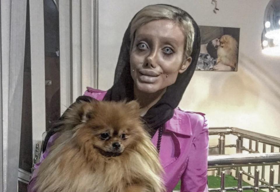 Sahar Tabar - galeria zdjęć