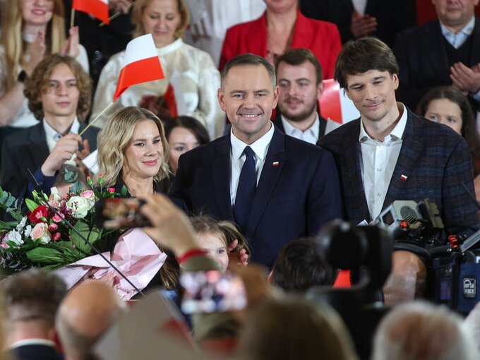 Sondaż prezydencki. Rafał Trzaskowski z dużą przewagą nad Karolem Nawrockim – Wprost