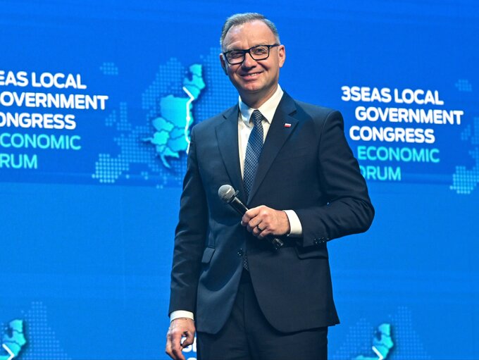 Andrzej Duda nie wytrzymał. Bój o Kraków? „To potwarz” – Wprost