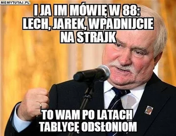 Mem zainspirowany tablicą z napisem „przebywali w hali” - galeria
