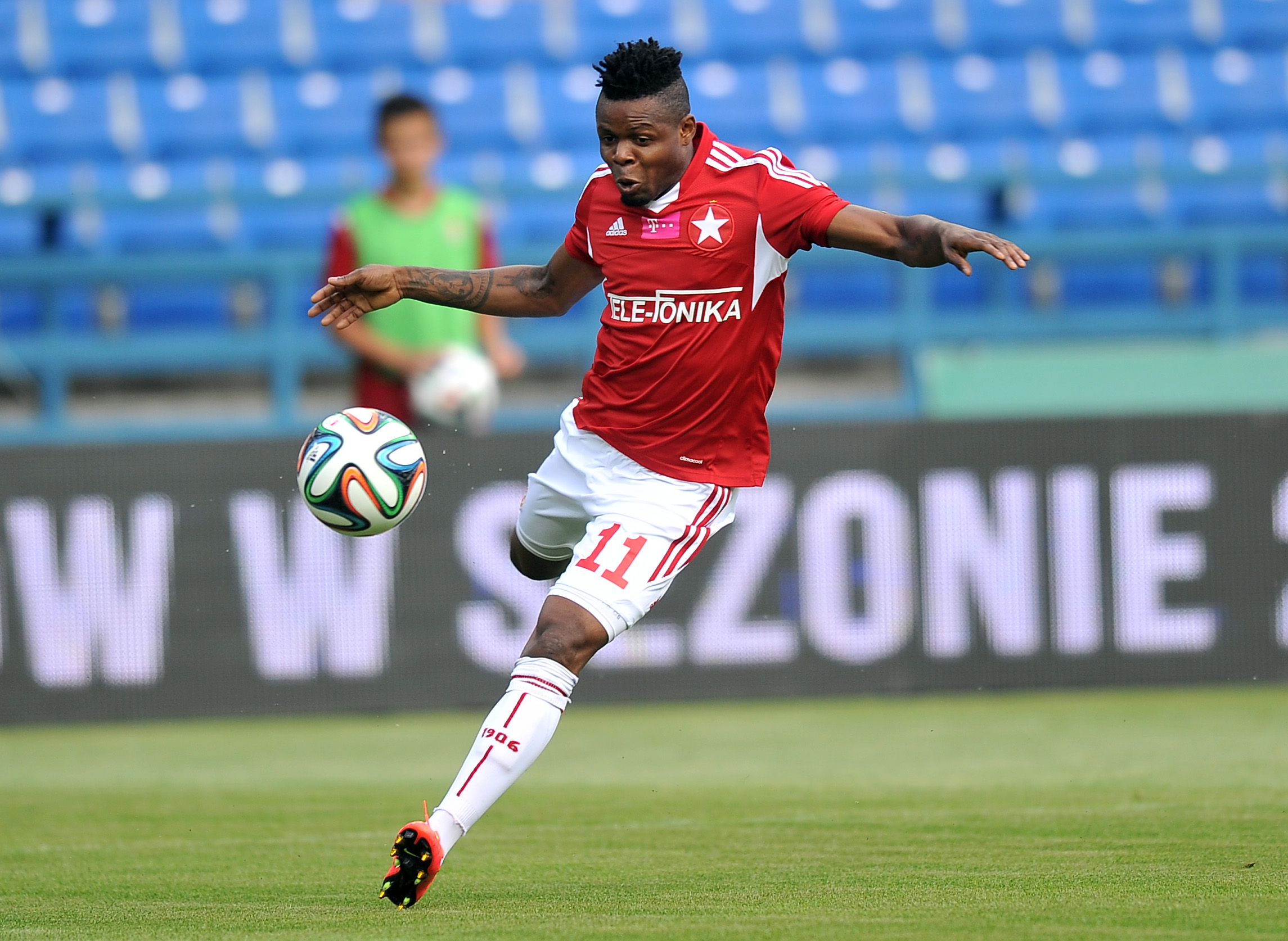 Zawodnik Wisły Emmanuel Sarki będzie grał dla Haiti. Znalazł... 1 ...