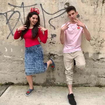 Esther Adina Sash - galeria zdjęć