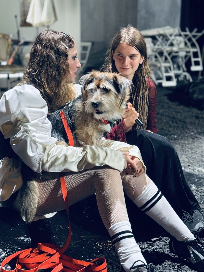 Nowy „Hamlet” w Starym Teatrze. Intymna opowieść o pamięci, ojcu i ...