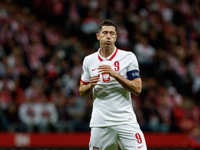 Tak kibice FC Barcelony przywitali Roberta Lewandowskiego. Polak nie ... Tak kibice FC Barcelony przywitali Roberta Lewandowskiego. Polak nie ...