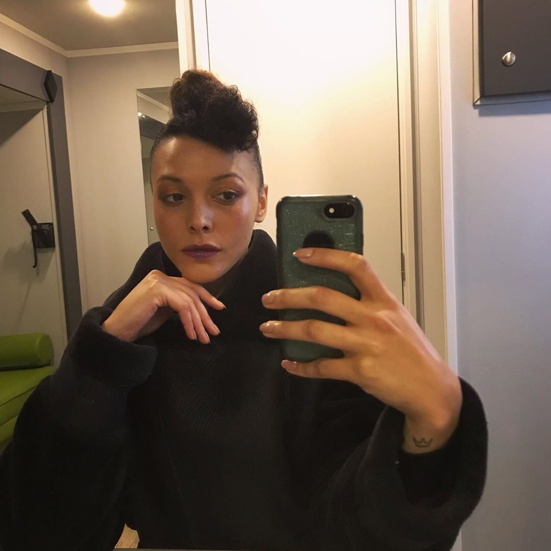 Mecia Simson - galeria zdjęć