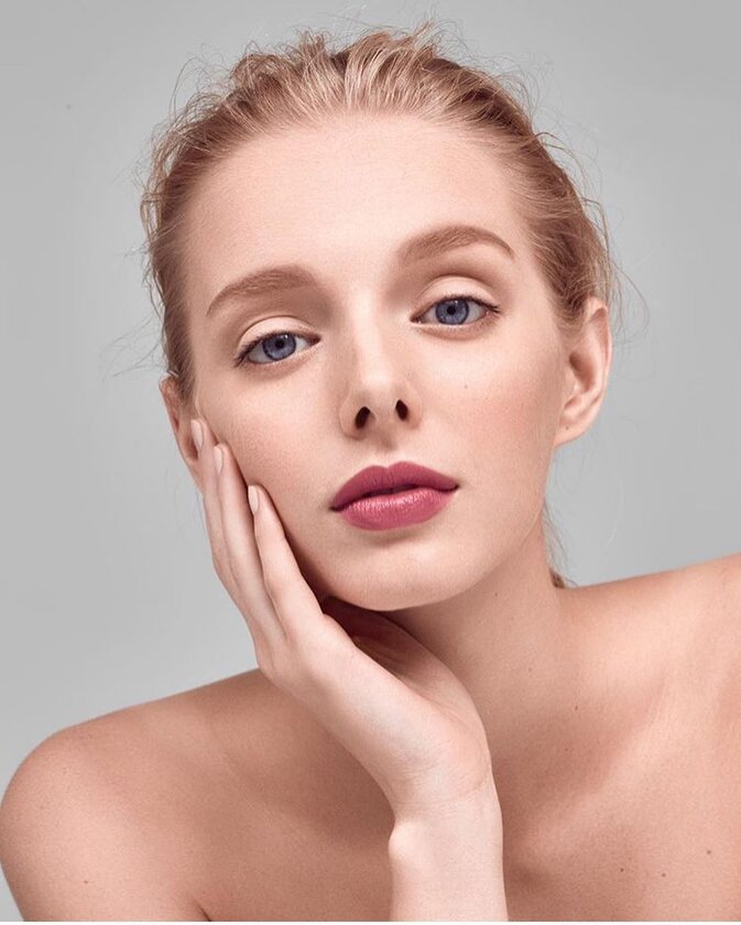 Alexandra Waterbury - galeria zdjęć