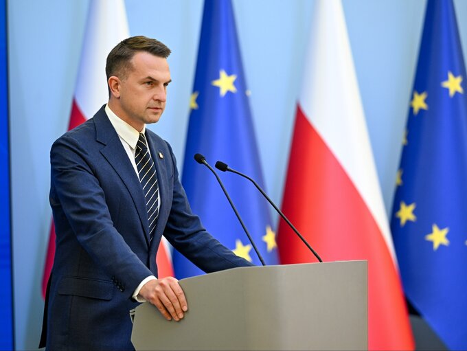 Incydent na granicy. Poszkodowany żołnierz, agresywni migranci i ...