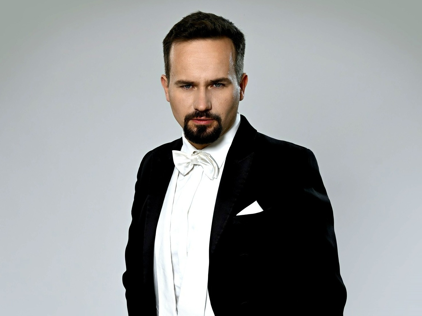 Adam Banaszak z pierwszą premierą w Warszawskiej Operze Kameralnej – Wprost