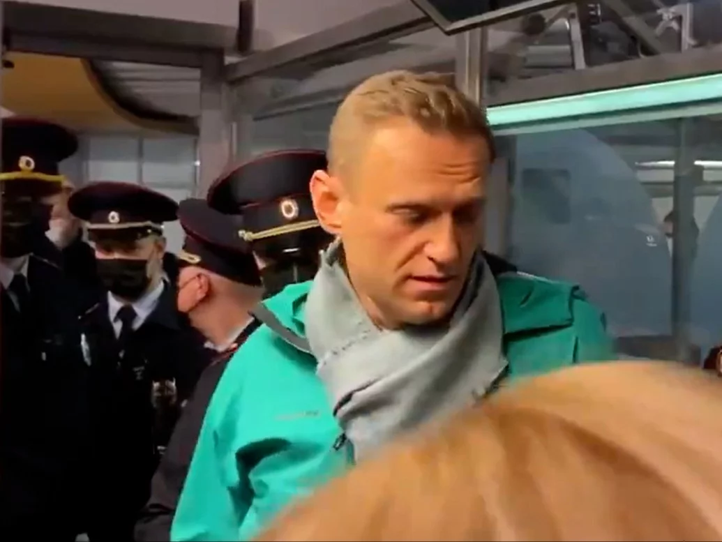 Aleksiej Nawalny wrócił do Rosji. Zatrzymania na lotnisku Wnukowo w ... Aleksiej Nawalny wrócił do Rosji. Zatrzymania na lotnisku Wnukowo w ...