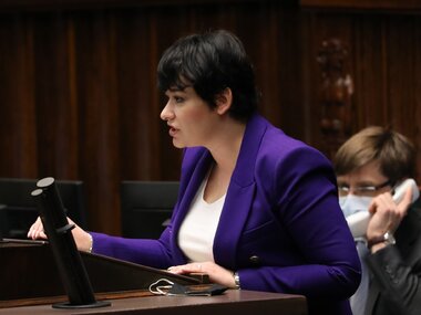 Posłanka Lewicy kpi z Tuska. Żukowska dla „Wprost” o straszeniu ...