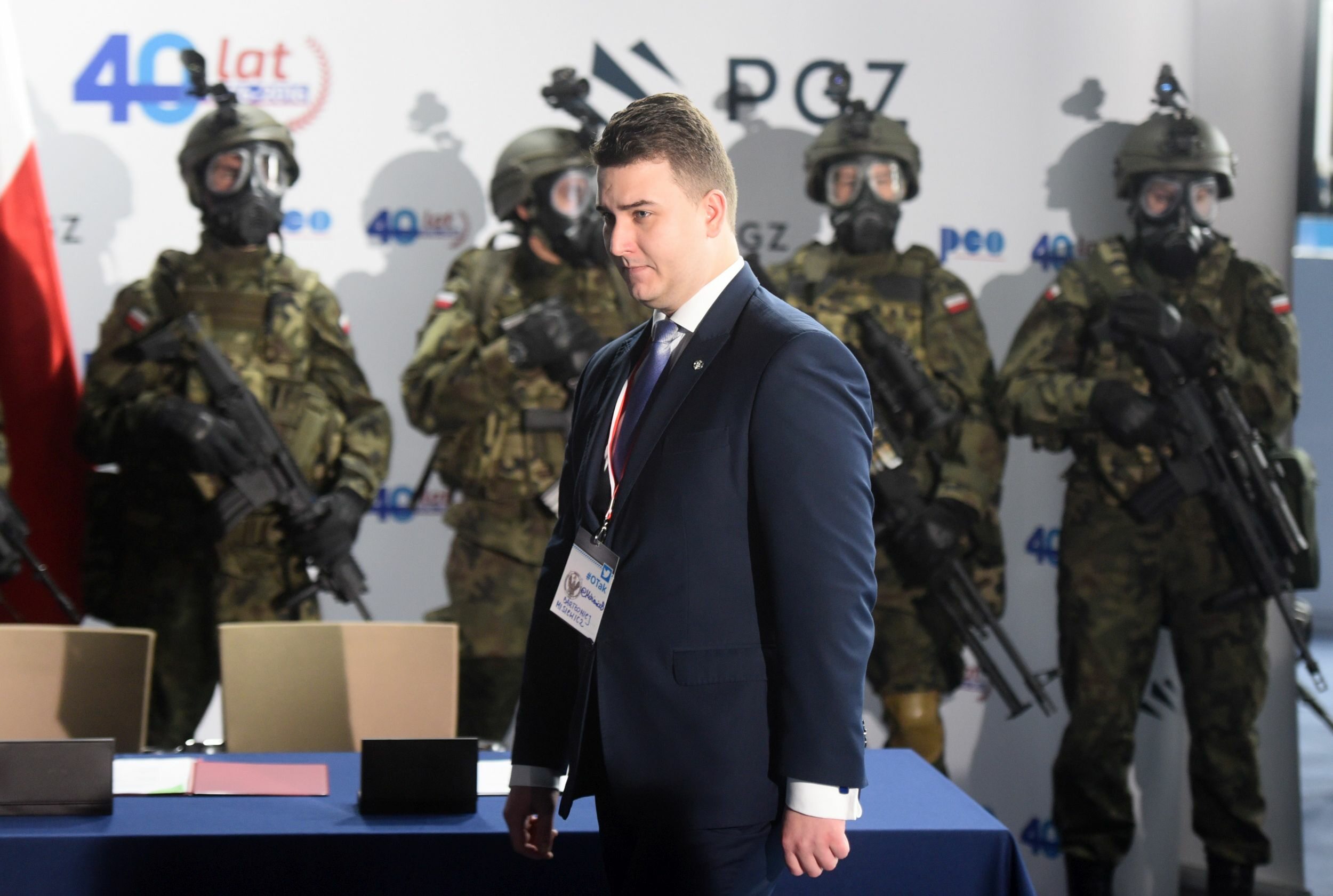 Kaczyński i Macierewicz ustalili, że pozbędą się Misiewicza