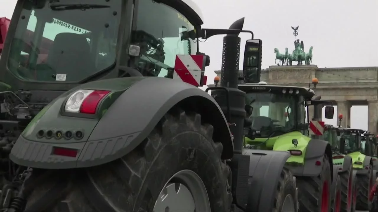 Berlin. Protest rolników przeciw polityce Merkel – Biznes Wprost