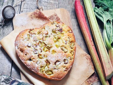 Jak upiec pyszne i proste ciasto z rabarbarem? Sprawdzony i szybki ...