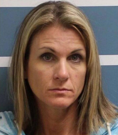 Uwiodła nieletnich chłopaków swoich córek. Trafi na 4 lata do więzieni ...