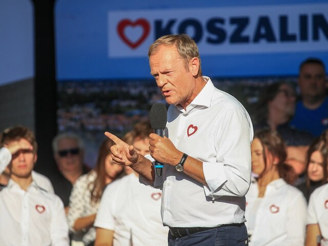 Tusk reaguje po skandalu w krakowskim szpitalu. „Powiedz to tchórzu w twarz swojej żonie!” – Wprost