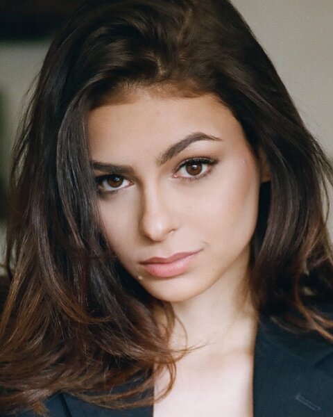 Modelka Elizabeth Pipko. Wyznaje judaizm i wspiera Donalda Trumpa – Wprost