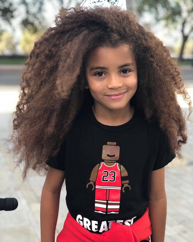 Farouk James ma bujną czuprynę. Zdjęcia chłopca, który został modelem ...