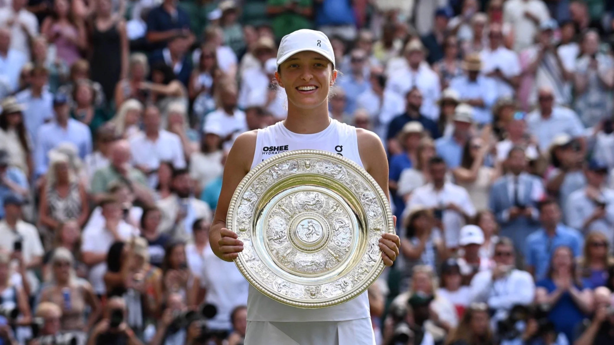 Iga Świątek w sesji zdjęciowej. Eleganckie wydanie Polki na Wimbledonie – Tenis – Sport Wprost