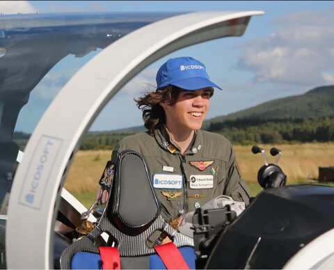 Nastolatek samotnie przeleciał dookoła świata. Został nowym rekordzistą ...