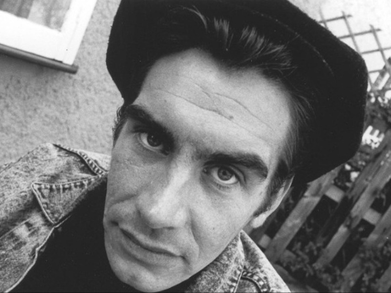 Legendarny muzyk nie żyje. Mark Stewart był założycielem The Pop Group ...