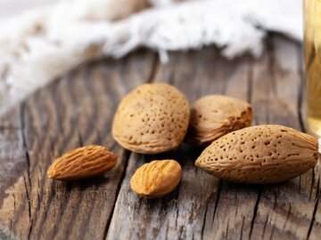 Czy migdały są trujące? Sprawdź, których odmian lepiej nie jeść ...