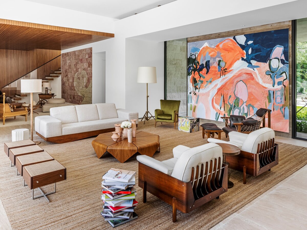 Modernizm w aranżacji wnętrz: drewno, naturalne światło i energetyczne ...