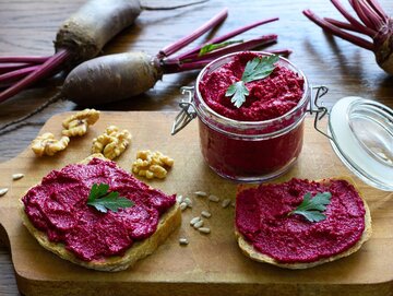 Sprawdzony przepis na pesto z buraków. Do makaronu i na kanapki ...