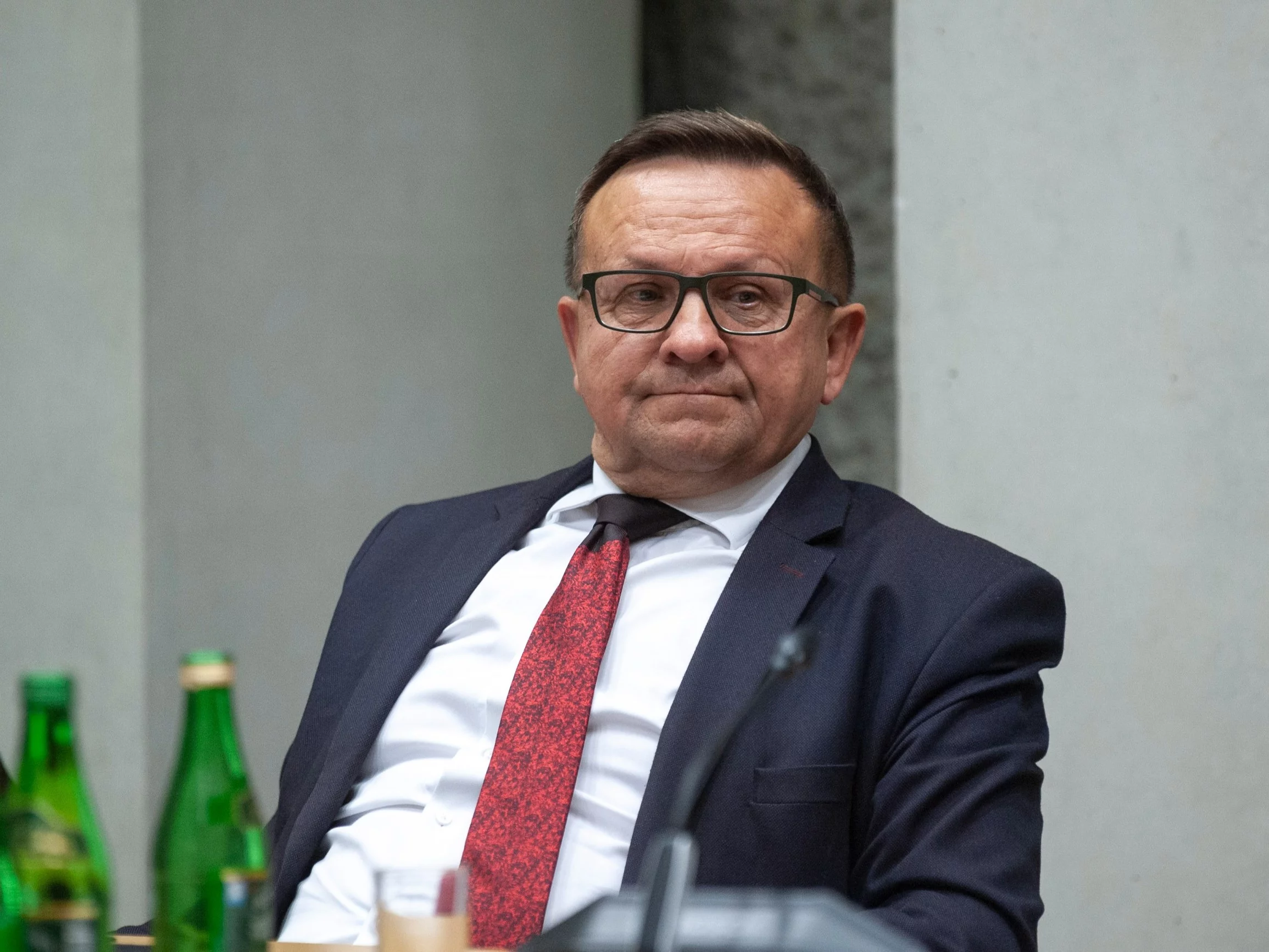 Poseł PiS grzmi po ataku na jego biuro. „Hasła dobrze znane z wieców Tuska” – Wprost