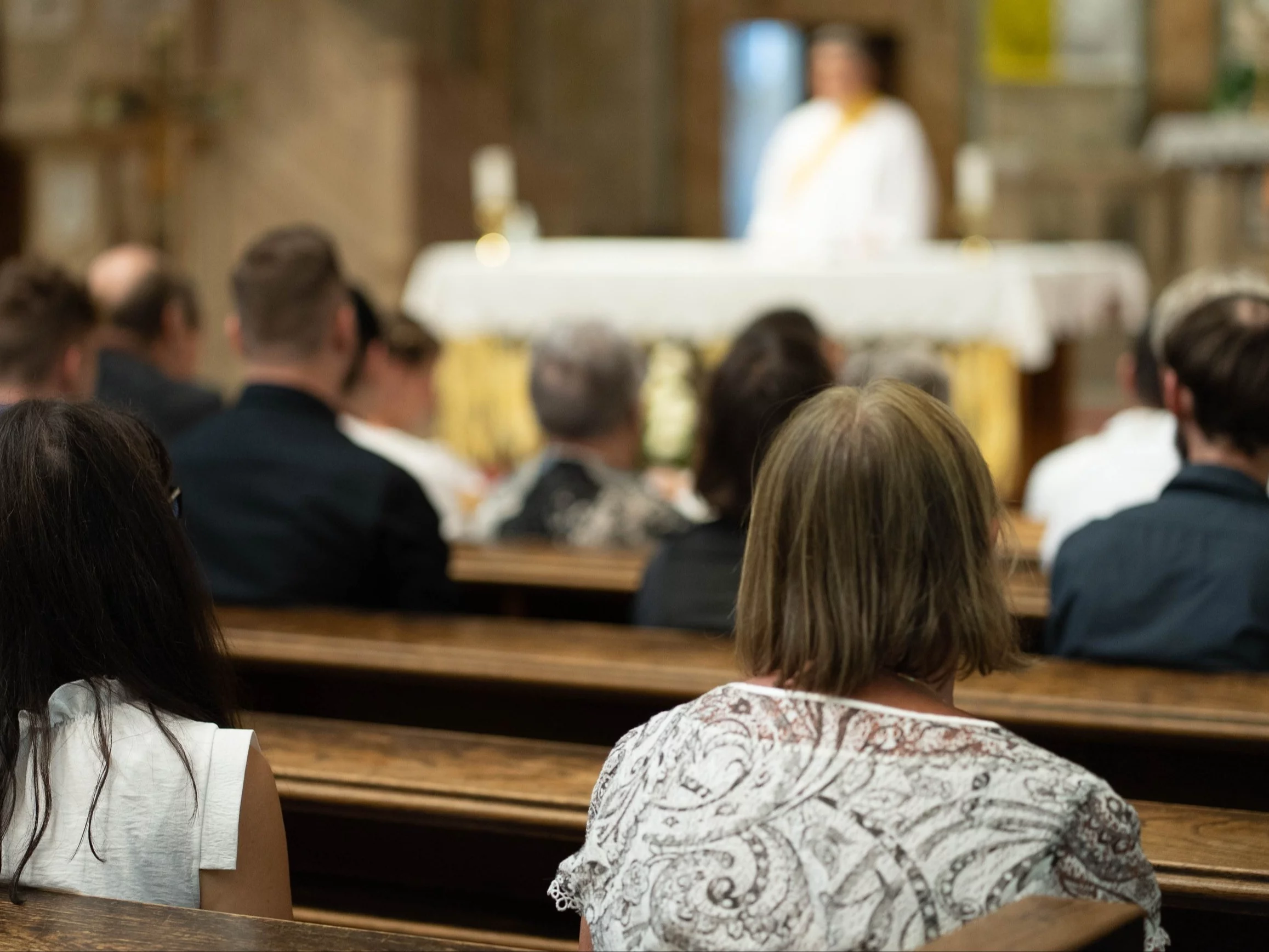 Religia. Polska z rekordowym tempem sekularyzacji. Wyniki badań – Wprost