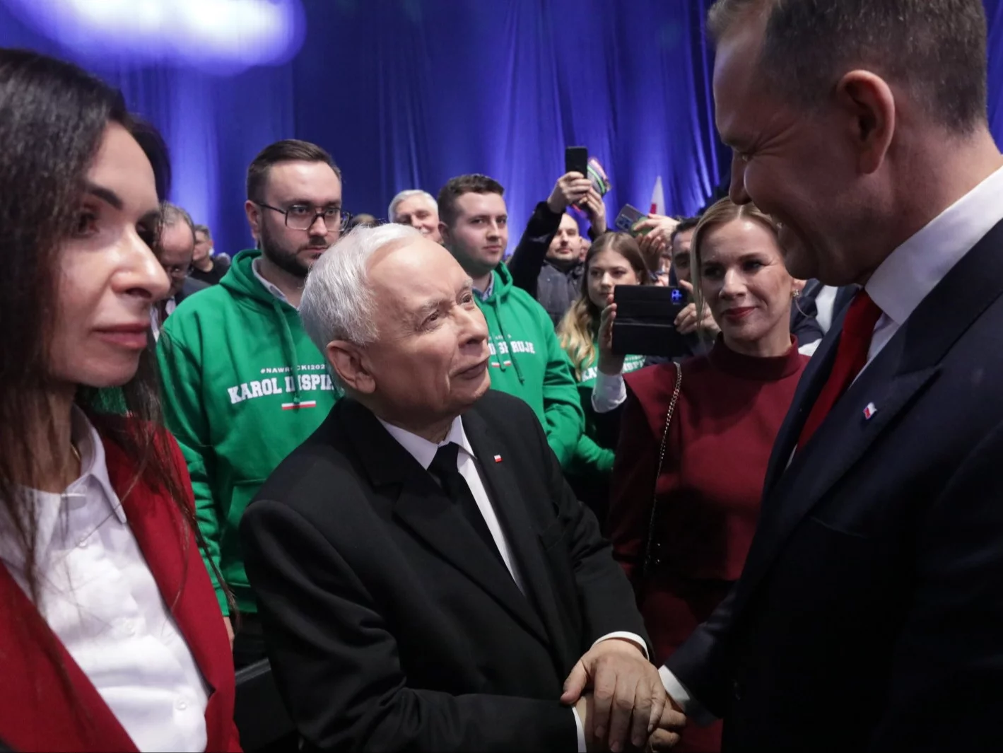 Sondaż. Trzaskowski przed Nawrockim. PiS ma powody do obaw – Wprost