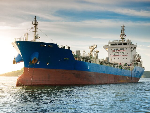 Greckie tankowce omijają Rosję. Groźby USA podziałały – Biznes Wprost