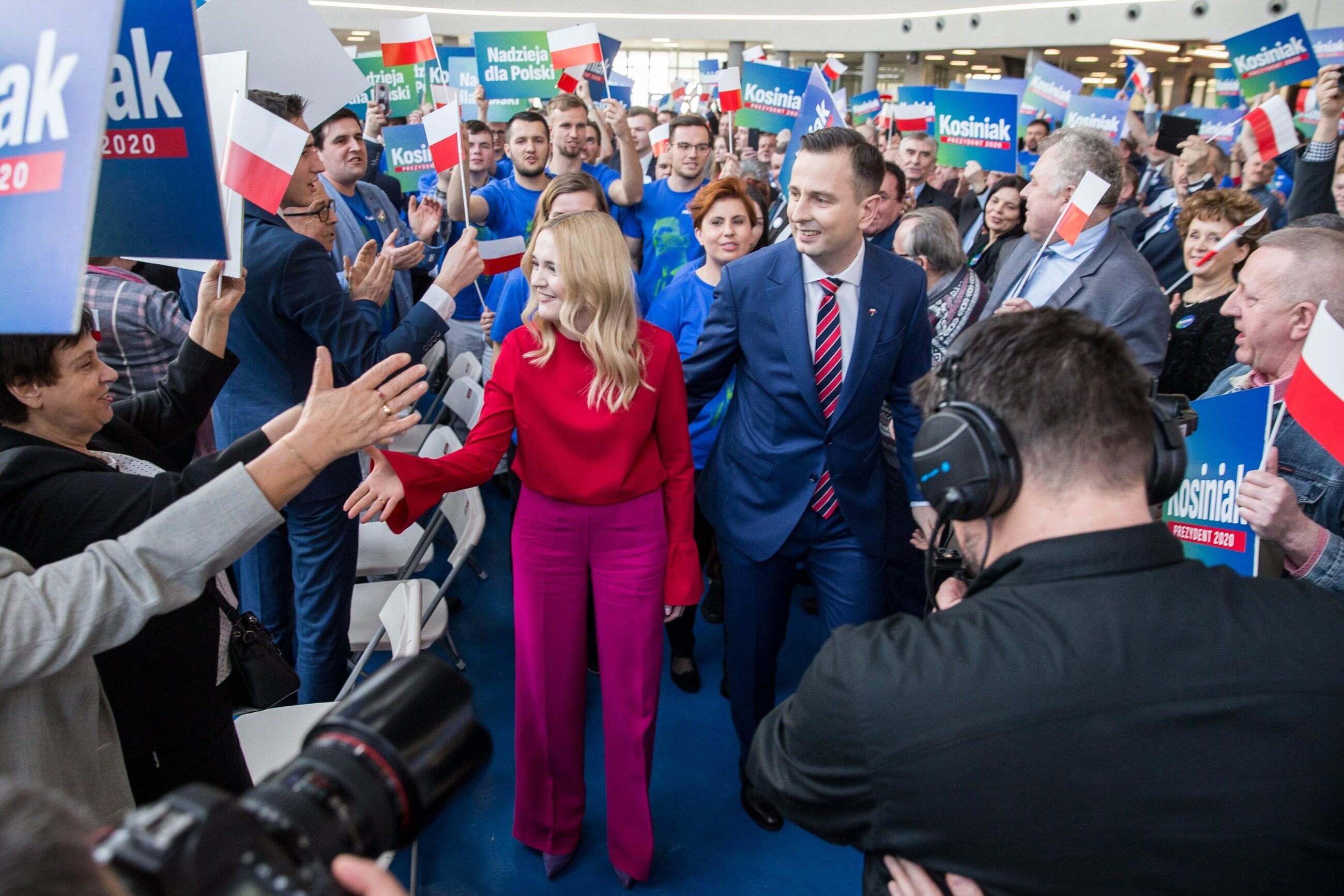 Niedyskrecje parlamentarne Elizy Olczyk i Joanny Miziołek Niedyskrecje parlamentarne Elizy Olczyk i Joanny Miziołek