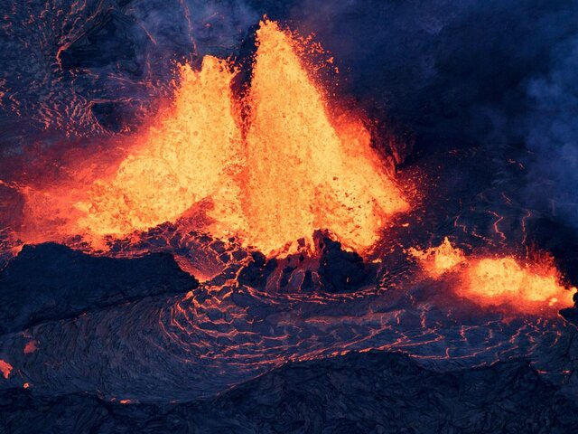 Wybuch jednego z najbardziej spektakularnych wulkanów. Tysiące oglądają ...