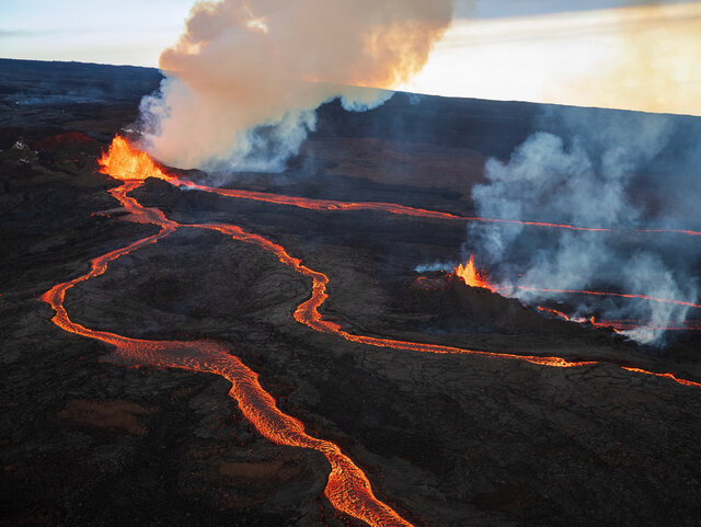 Hawaje w ogniu. Równocześnie wybuchły dwa wulkany – Podróże Wprost