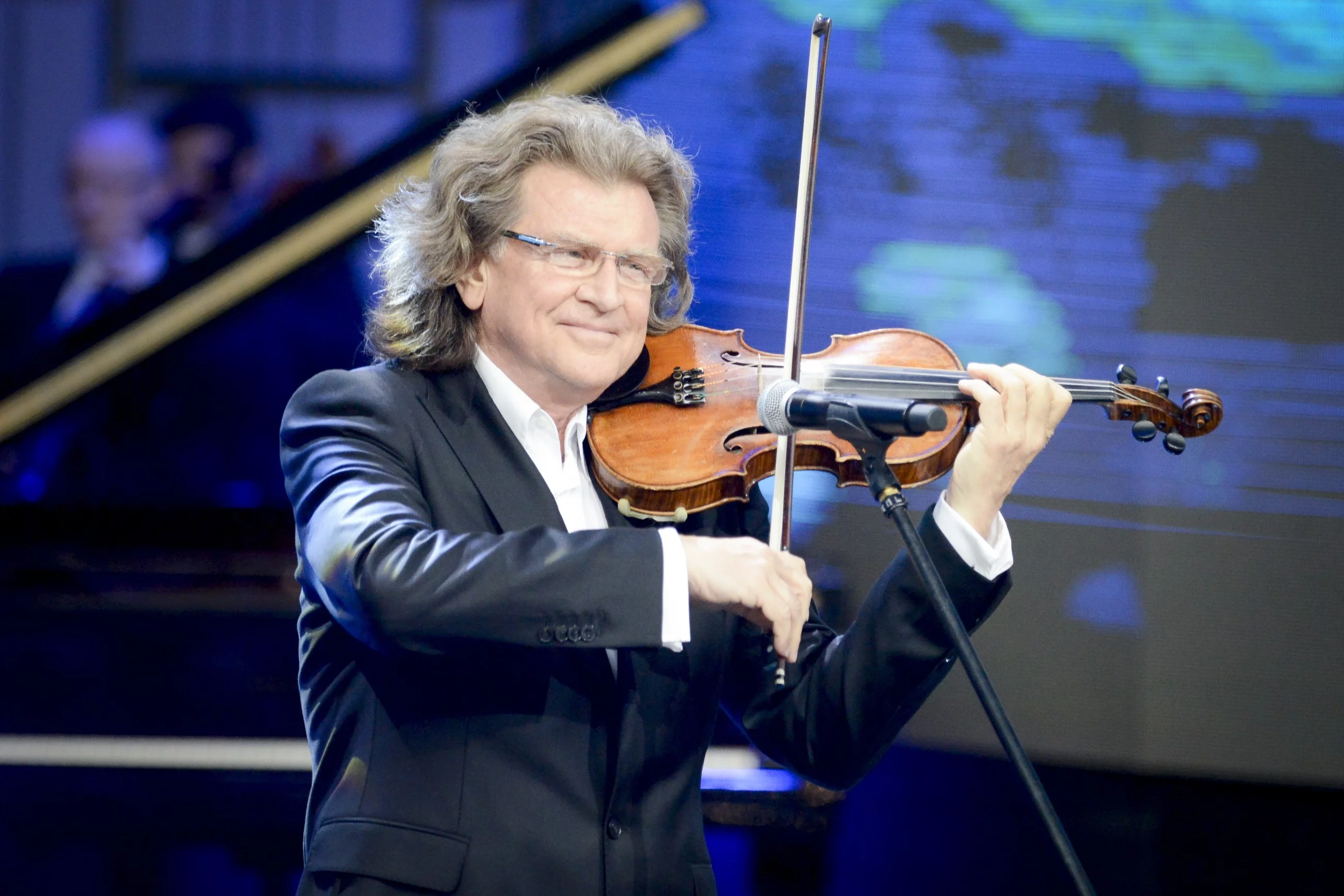 Córka Zbigniewa Wodeckiego. „Mój tata wysyła mi znaki” – Rozrywka Wprost